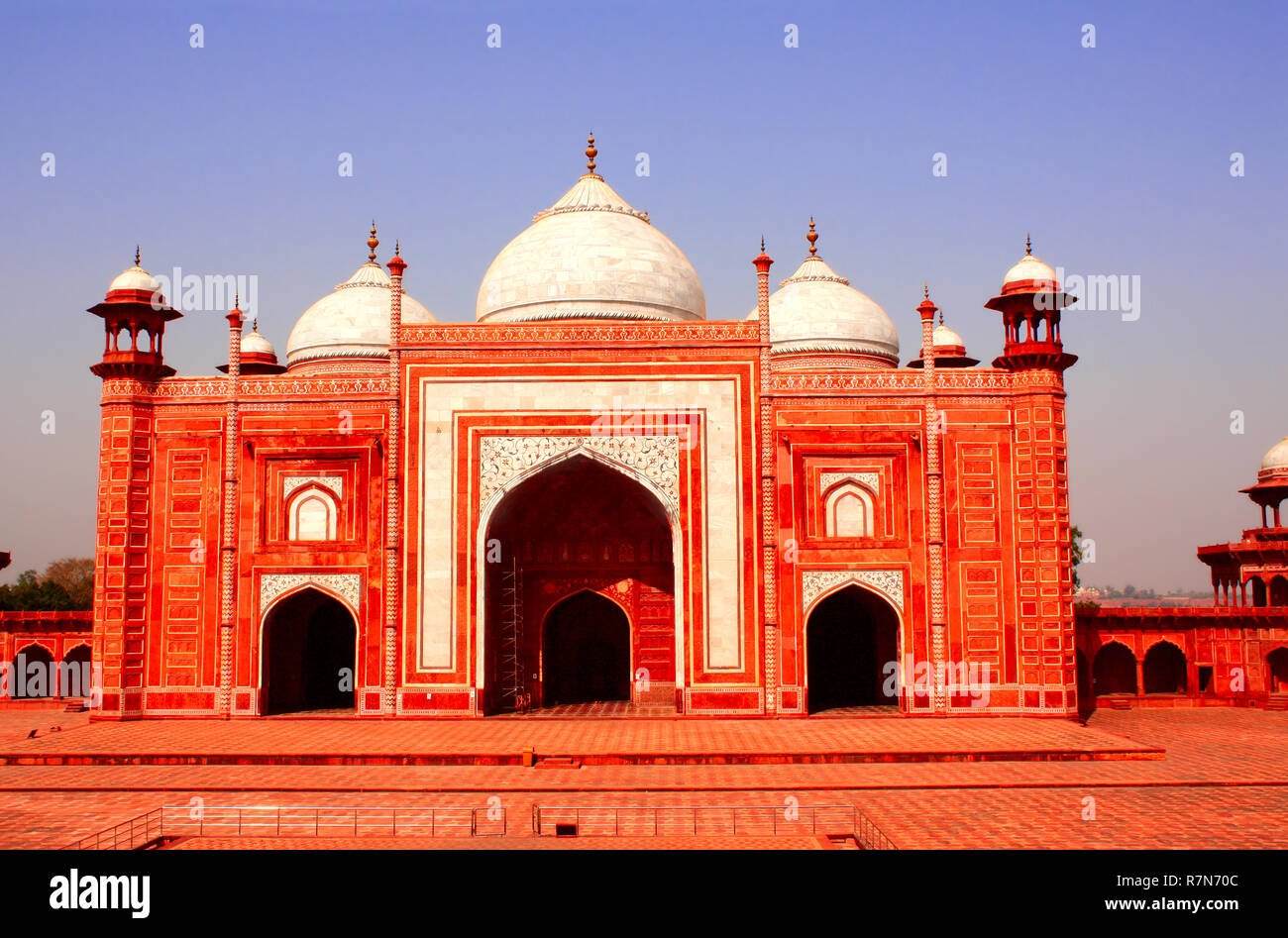 Masjid mosque near Taj Mahal mausoleum in Agra, India Stock Photo - Alamy