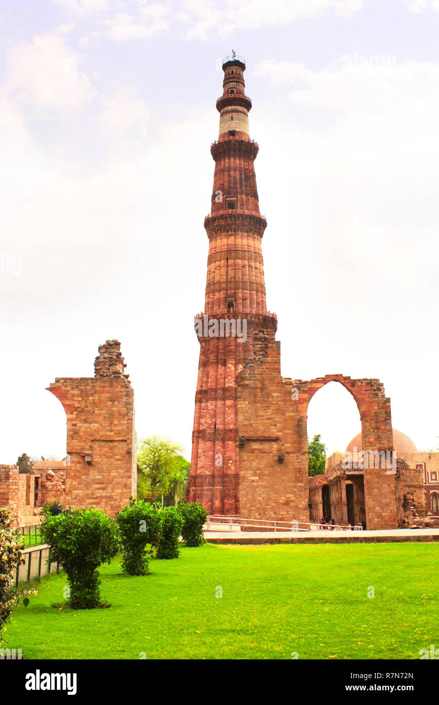 Qutub-Minar Tower, New Delhi, India. UNESCO World Heritage Stock Photo ...