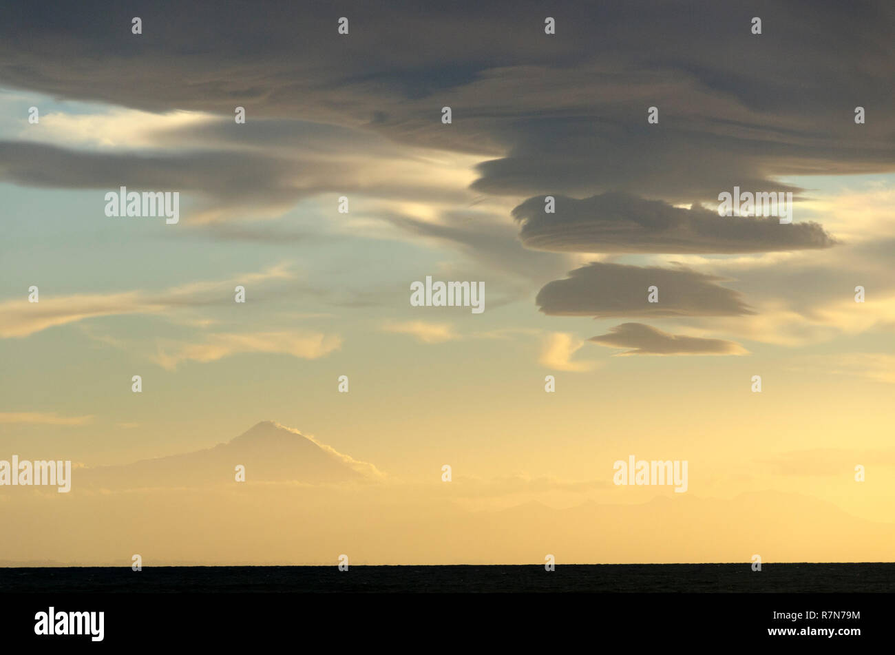 Sunset over Tasman Sea, Awakino, Waikato, North Island, New Zealand ...