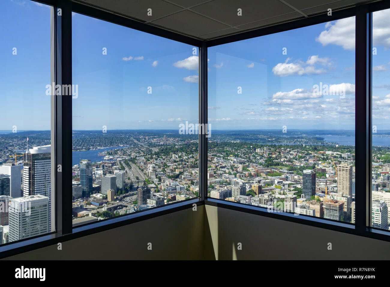 Looking at Seattle through the Sky View Observatory Tower windows on a ...