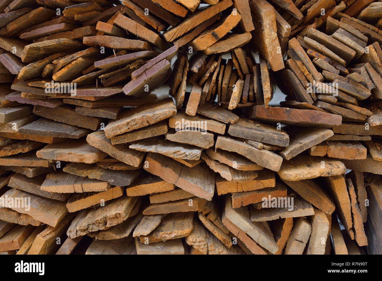 Pile of old wood hi-res stock photography and images - Alamy