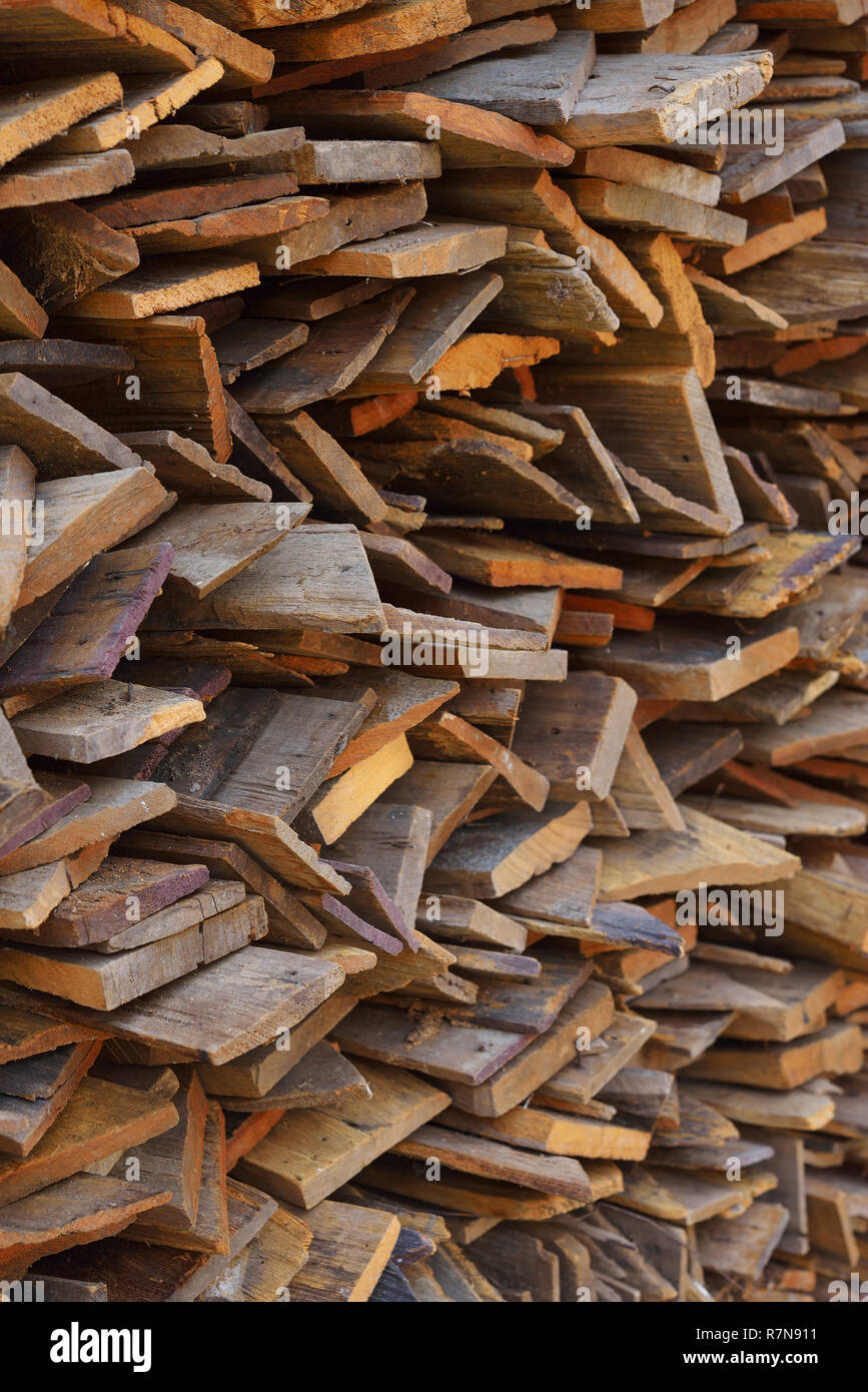 Pile of old wood hi-res stock photography and images - Alamy