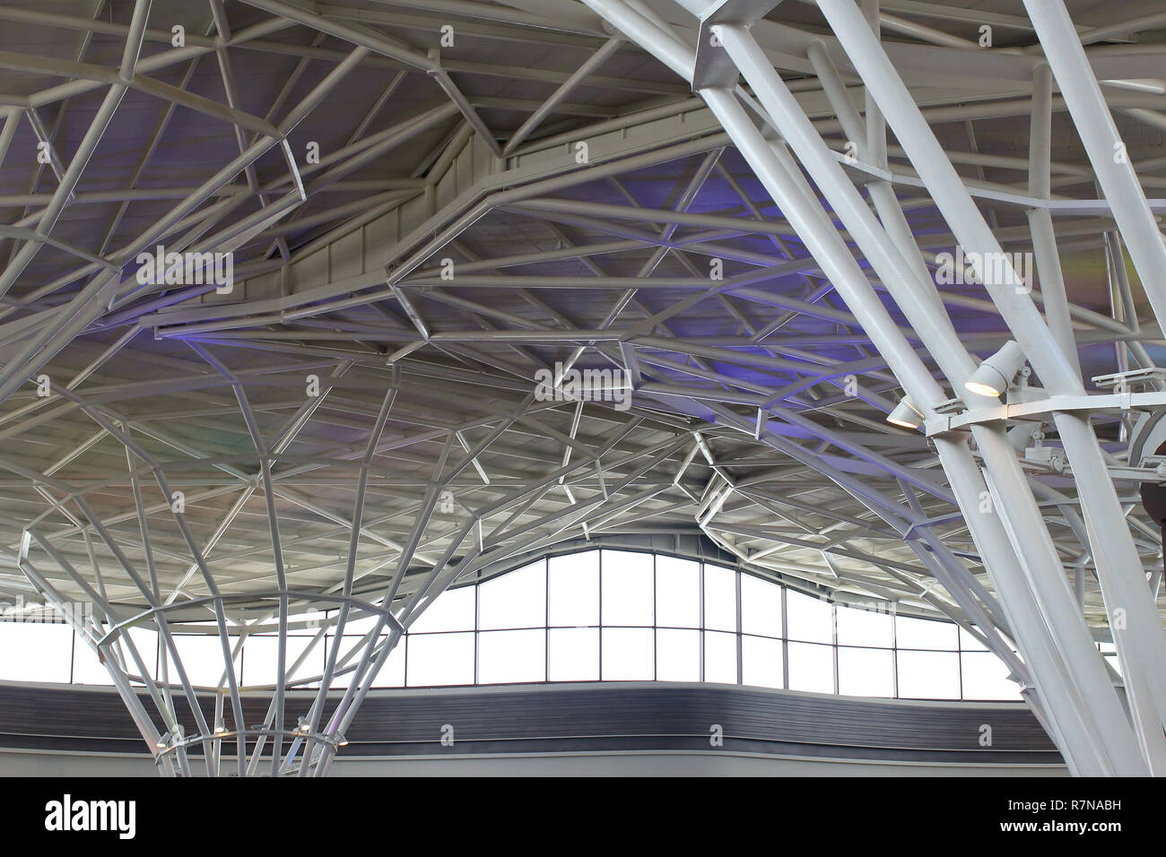 steel structure under the roof of building Stock Photo - Alamy