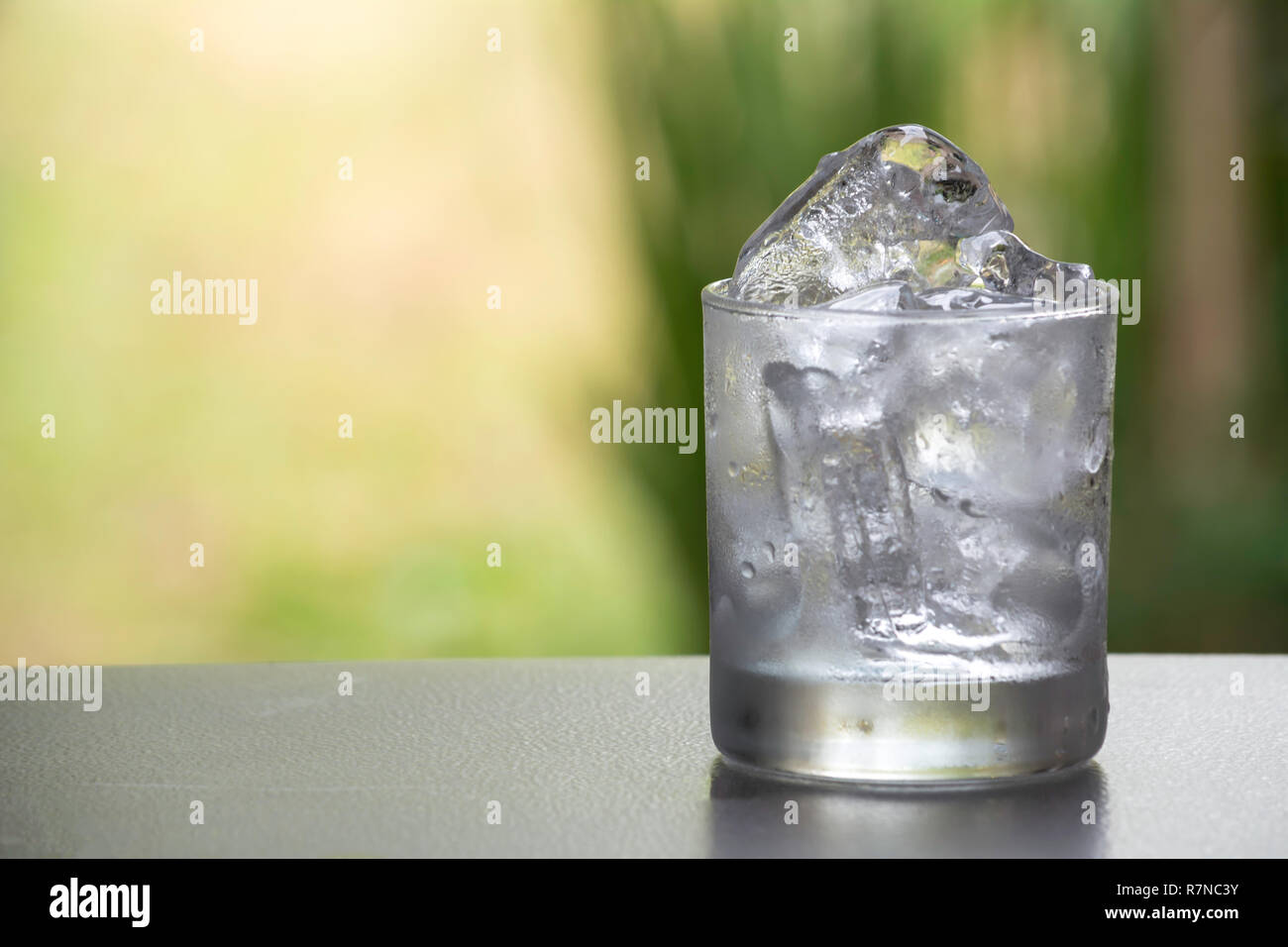 Ice cubes in empty glass hi-res stock photography and images - Alamy