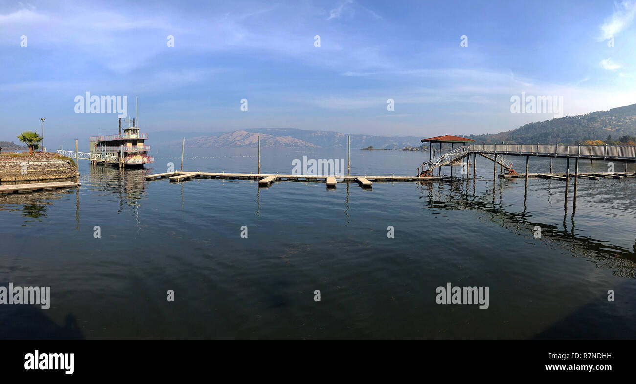 Clearlake hi-res stock photography and images - Alamy