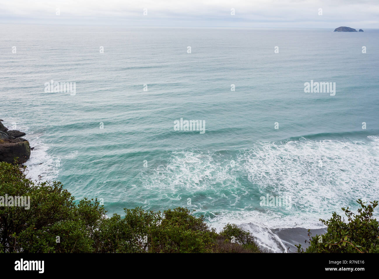 Beautiful landscape shot of the Oregon coastline along the Southern ...