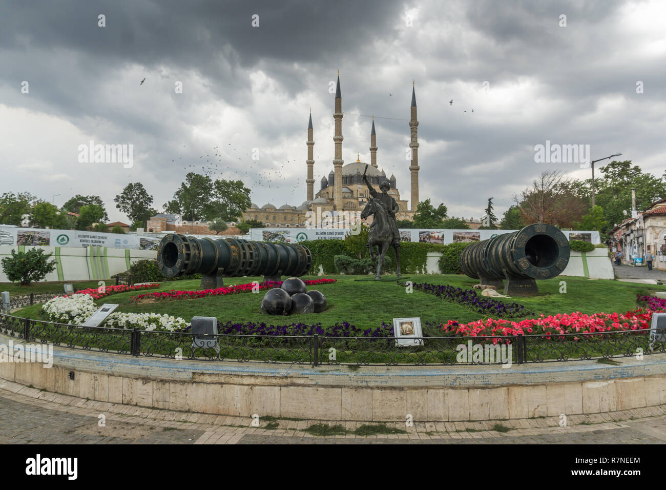 Sultan mehmed ii statue hi-res stock photography and images - Alamy