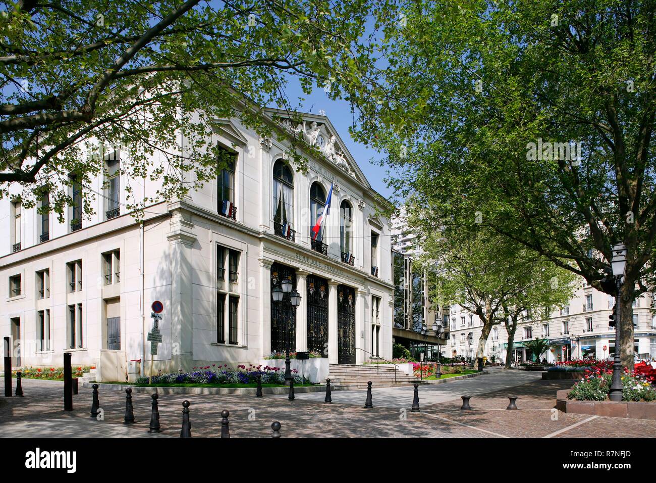 Courbevoie city hi-res stock photography and images - Alamy