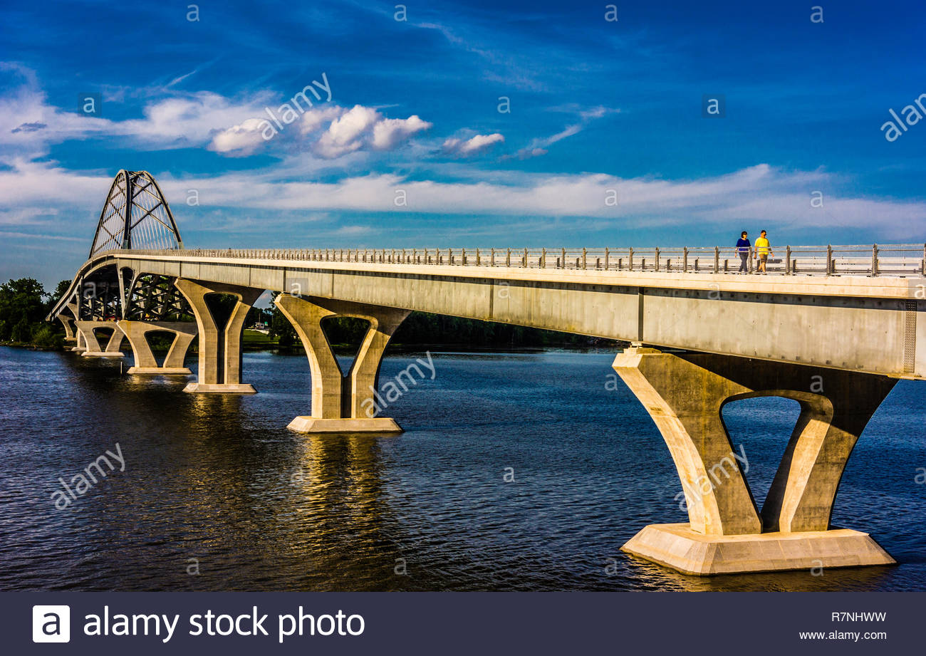 Champlain Bridge Stock Photos & Champlain Bridge Stock Images - Alamy