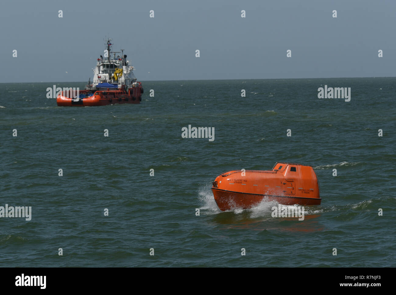 Oil rig lifeboat hi-res stock photography and images - Alamy