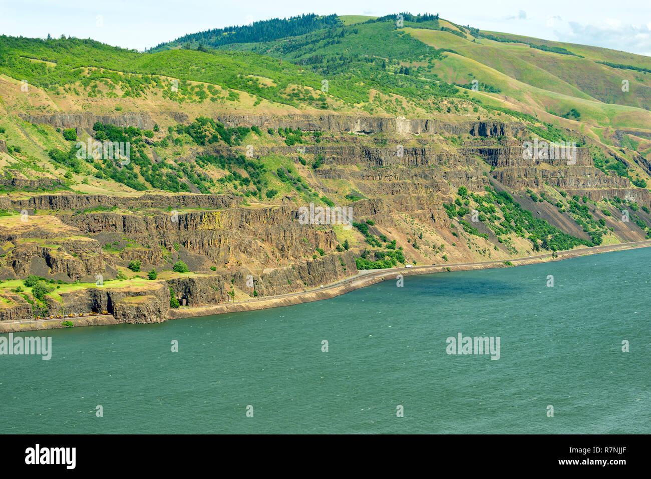 The cliffs of the Columbia River Gorge in Washington state, USA Stock ...