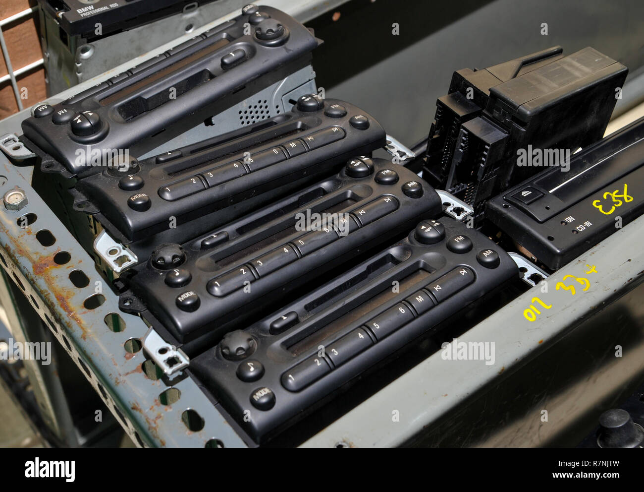 Car breakers hi-res stock photography and images - Alamy