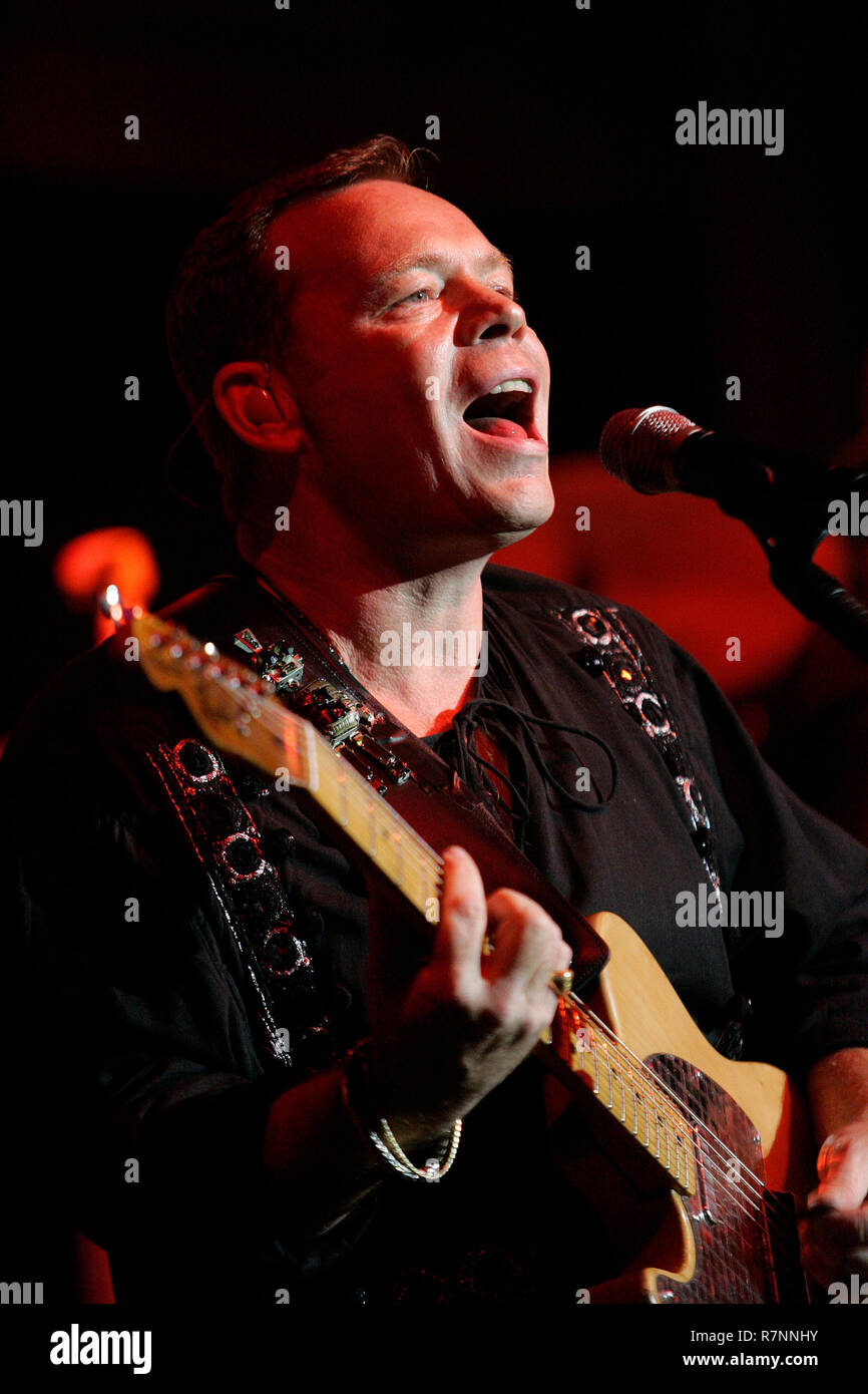 Ali campbell hi-res stock photography and images - Alamy