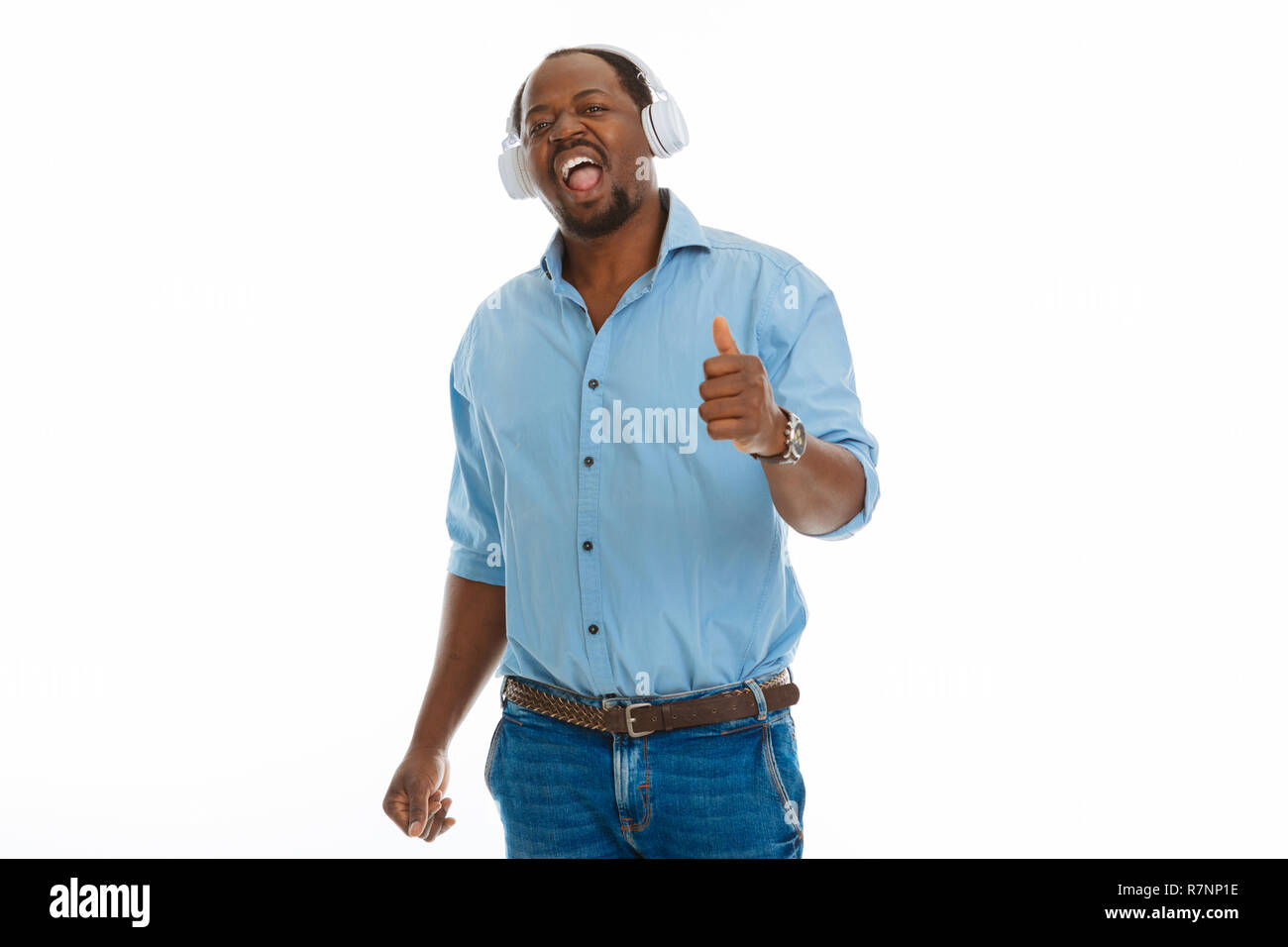 Close up african model singing hi-res stock photography and images - Alamy