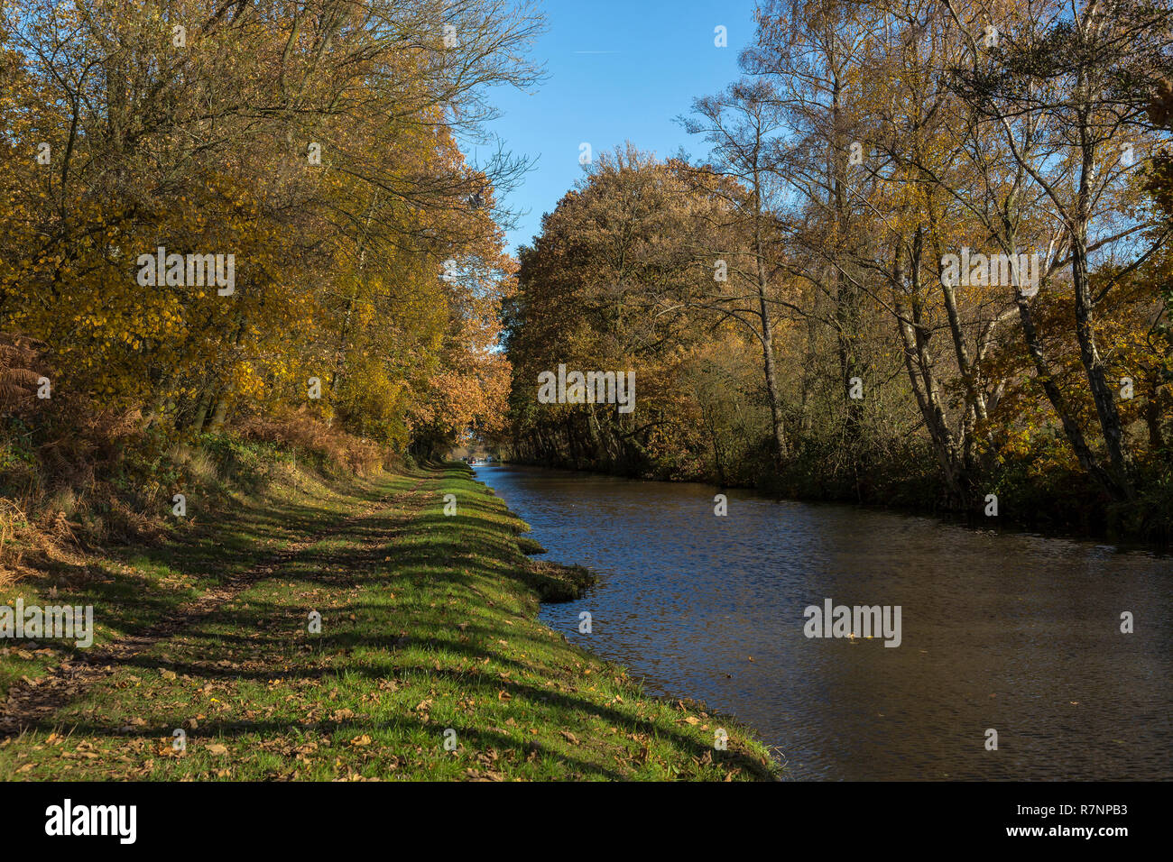 Fradley canal hi-res stock photography and images - Alamy