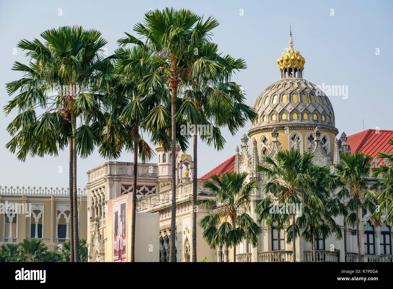 Thailand government building hi-res stock photography and images - Alamy