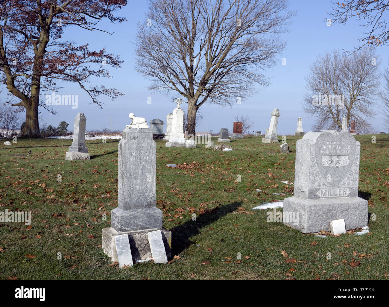 Country cemetery hi-res stock photography and images - Alamy