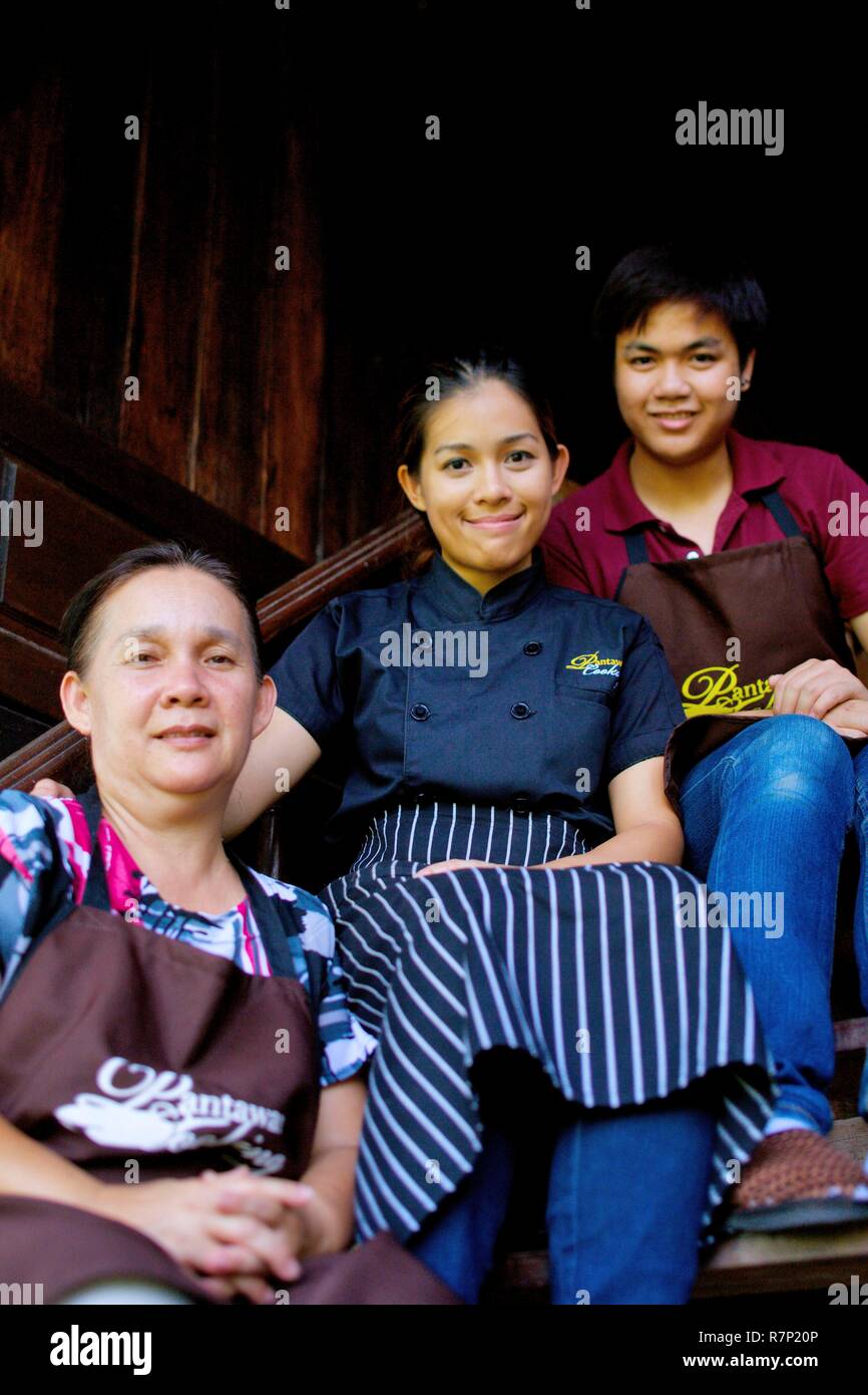 Thailand, Chiang Mai province, Chiang Mai, Pantawan cooking lesson team ...