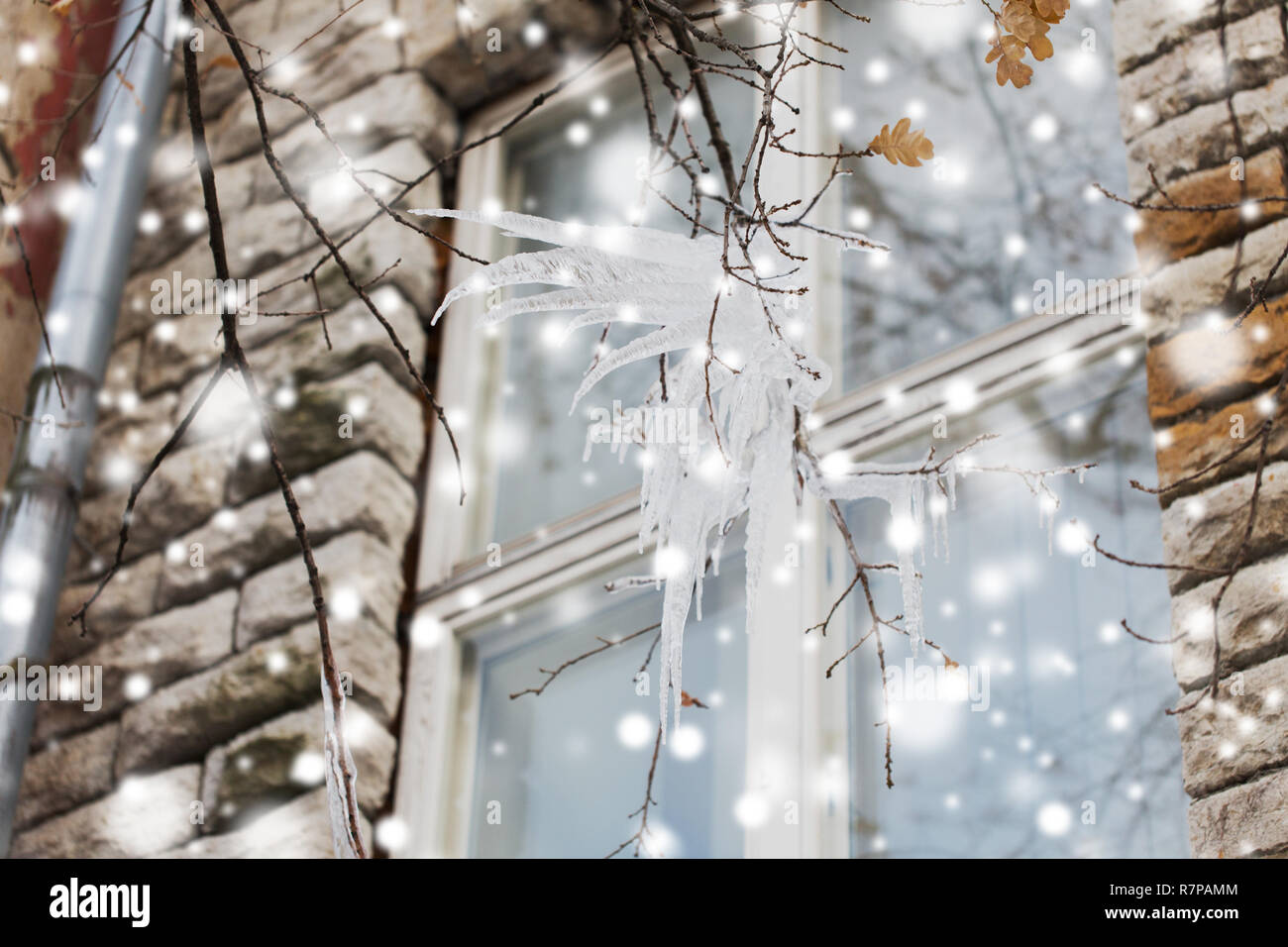 Ice over window hi-res stock photography and images - Alamy
