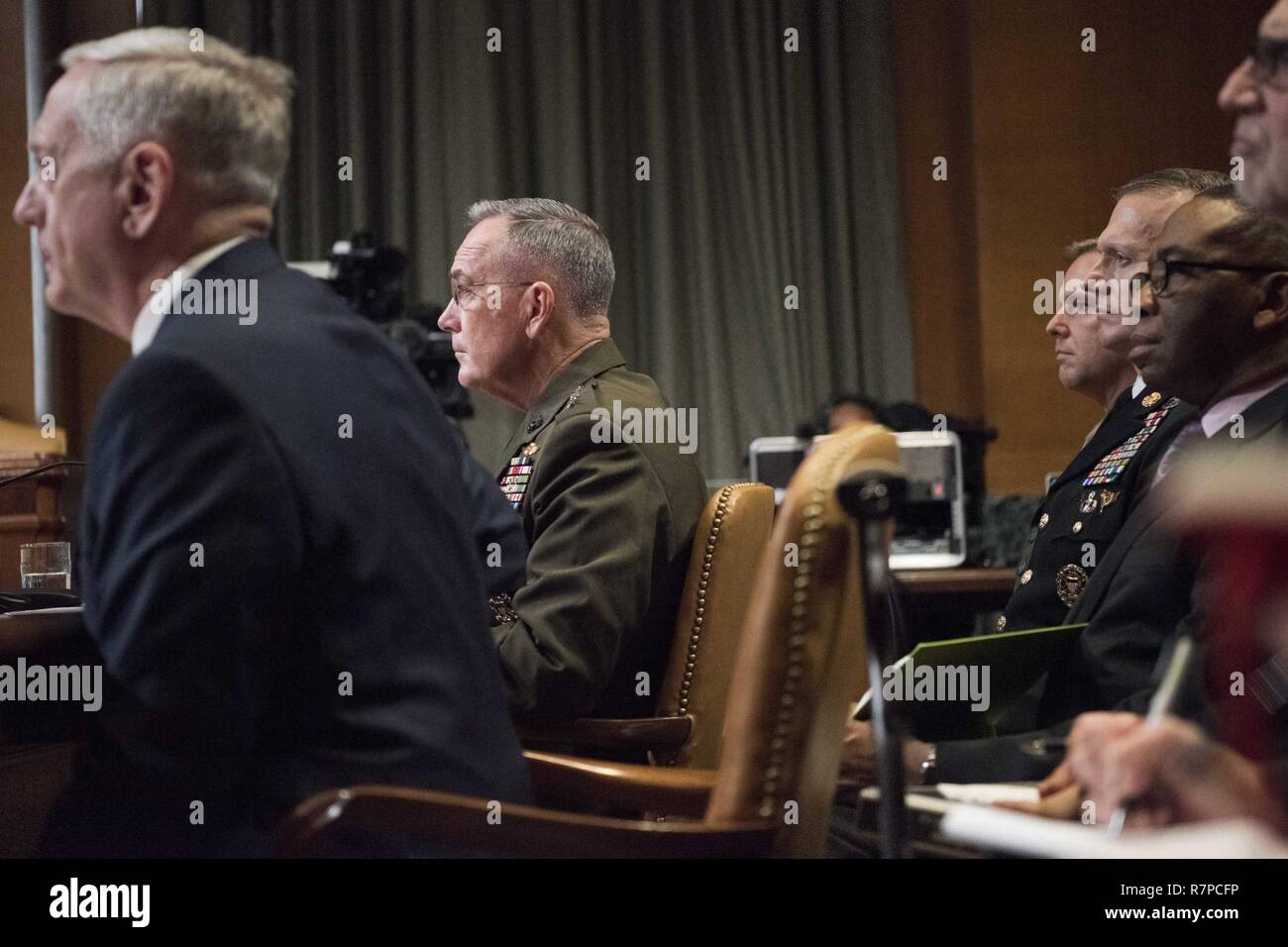 U s marine corps gen james n mattis hi-res stock photography and images - Alamy