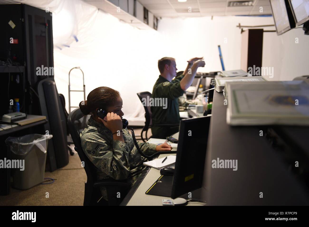 62 airlift wing hi-res stock photography and images - Alamy