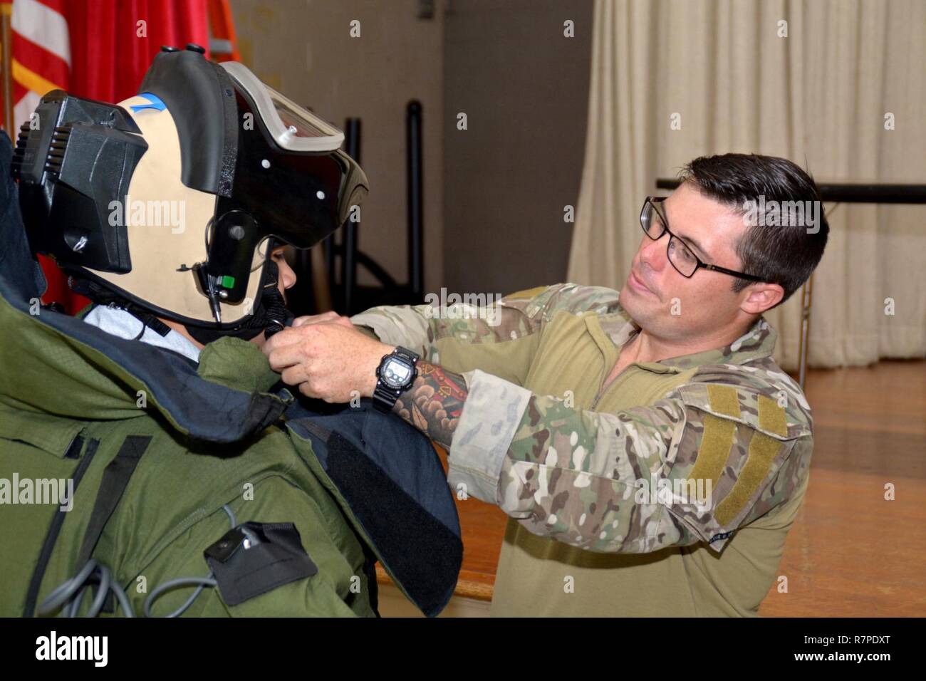 AUSTIN – (March. 22, 2017) Dallas native, Explosive Ordnance Disposal ...