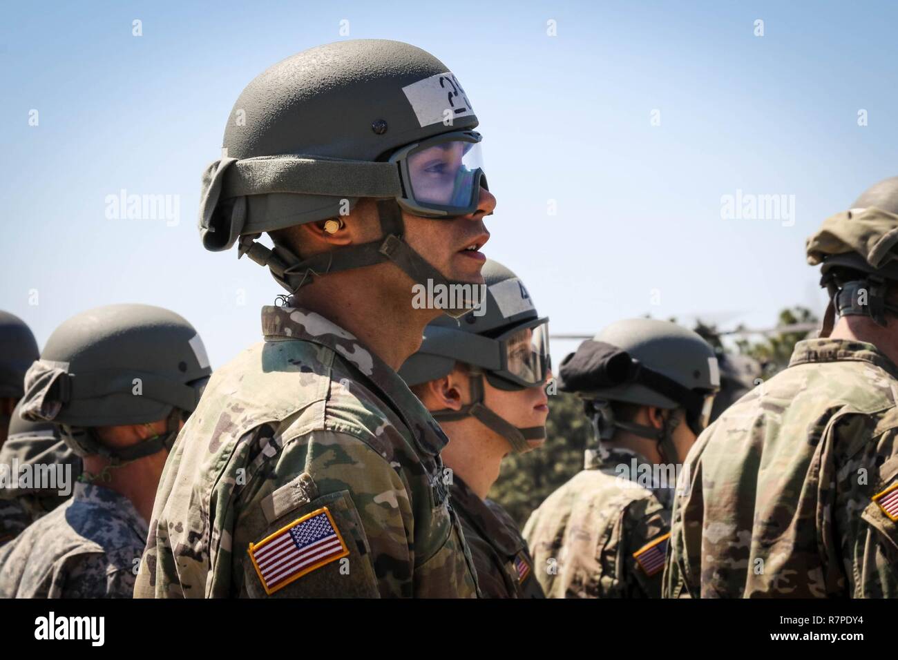 A U.S. Army student assigned to the XVIII Airborne Corps’ DeGlopper Air ...