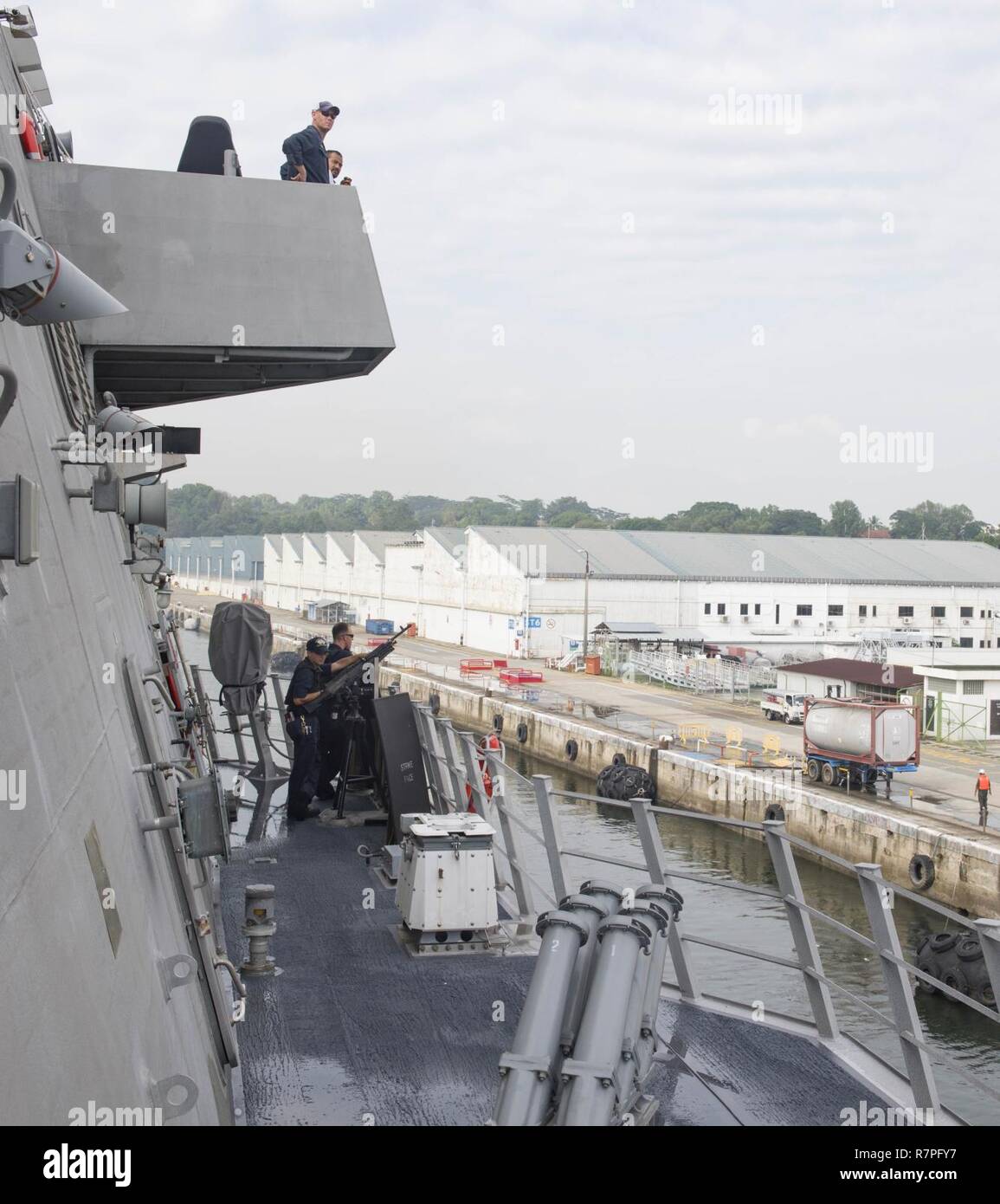SEMBAWANG WHARVES, Singapore (March 23, 2017) Cmdr. Scott Larson ...