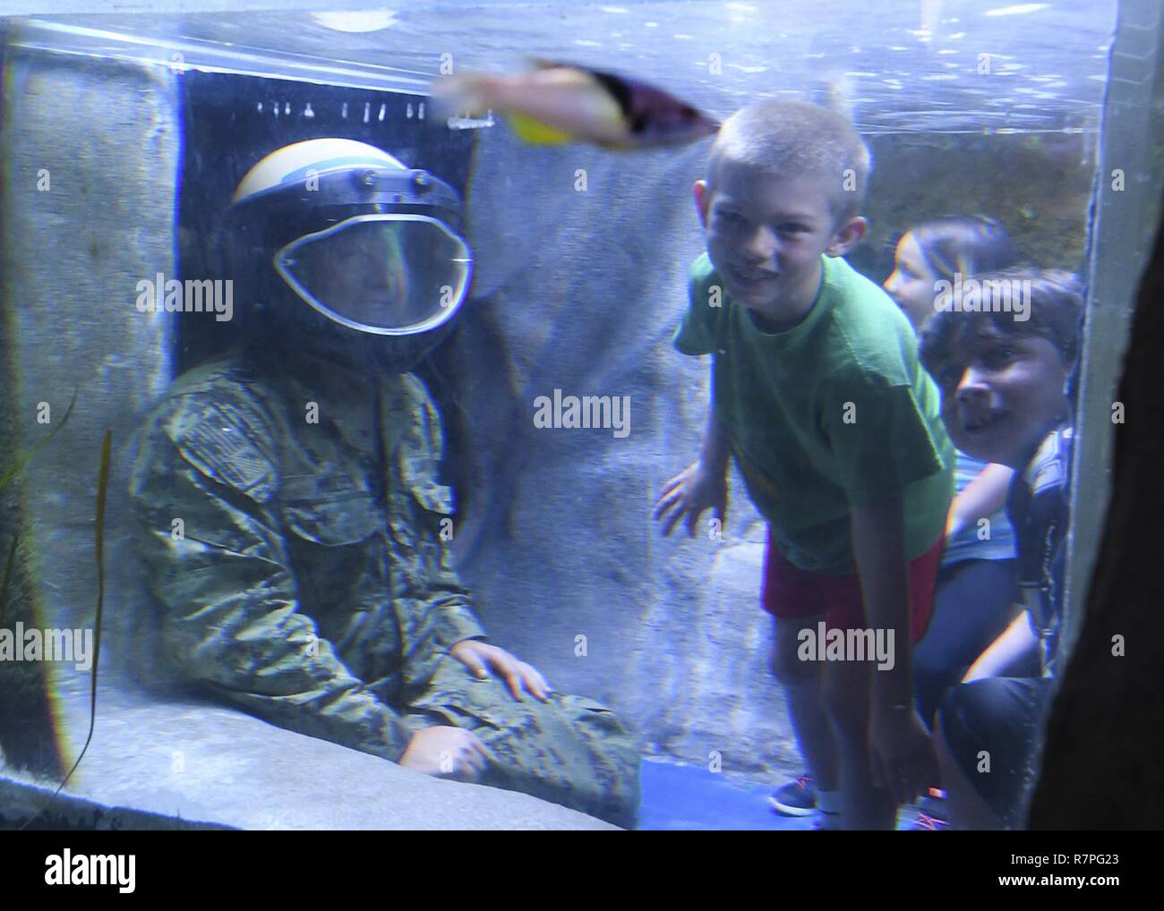 AUSTIN, Texas (March 23, 2017) Explosive Ordnance Disposal Technician ...
