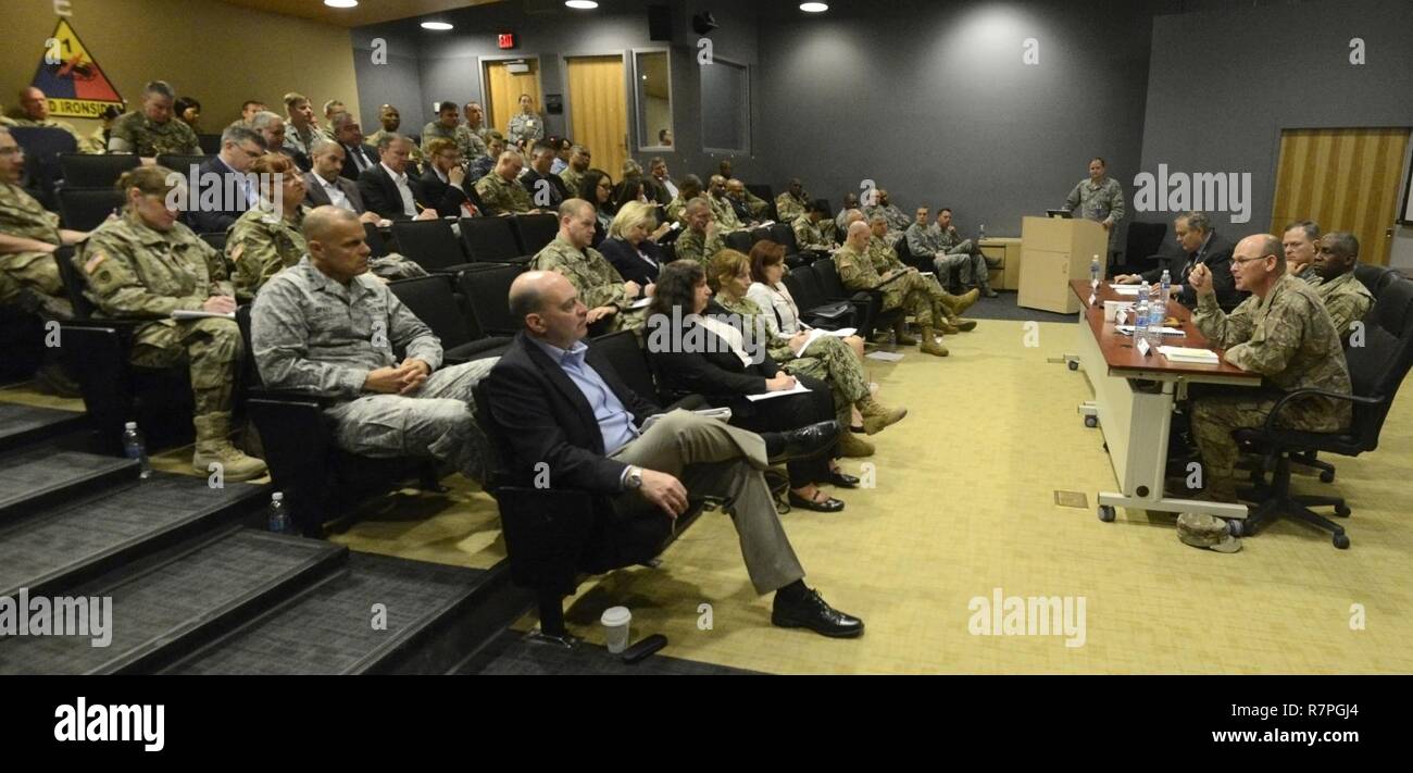 Combat commande hi-res stock photography and images - Alamy