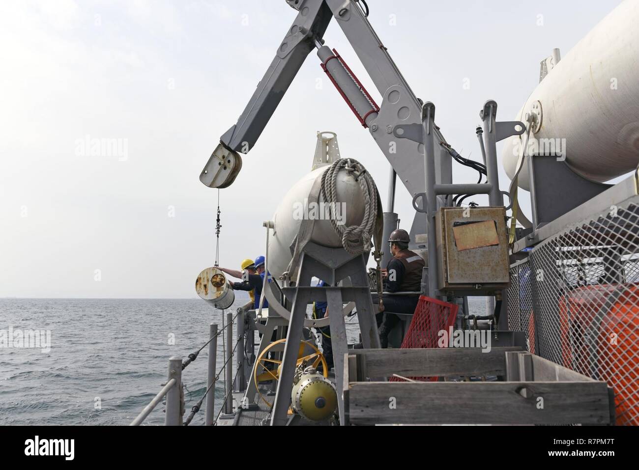 Uss warrior mcm 10 hi-res stock photography and images - Alamy