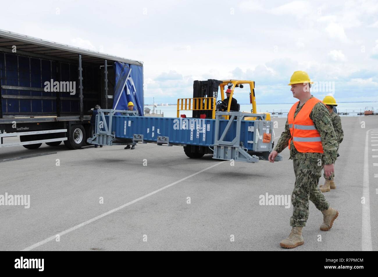 Naval munitions command hi-res stock photography and images - Alamy