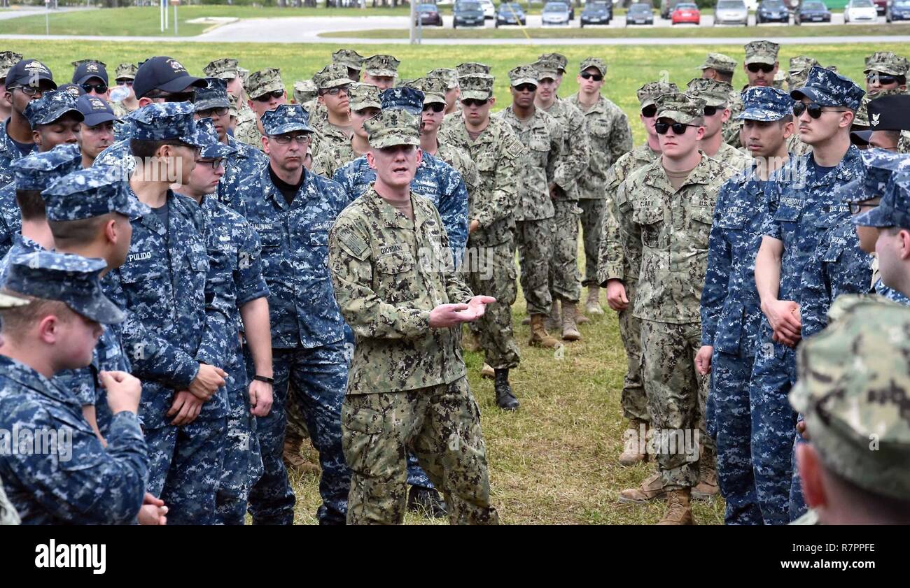 Retired u s navy chief petty hi-res stock photography and images - Alamy