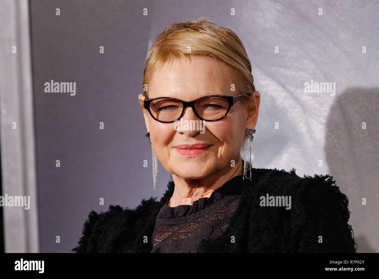 Dianne wiest hi-res stock photography and images - Alamy