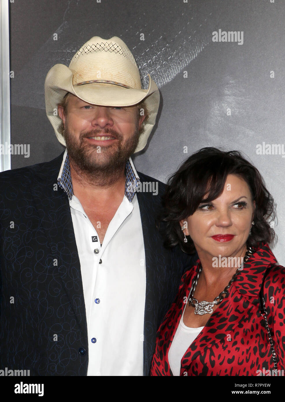 10_ toby keith _10 red carpet event hi-res stock photography and images ...