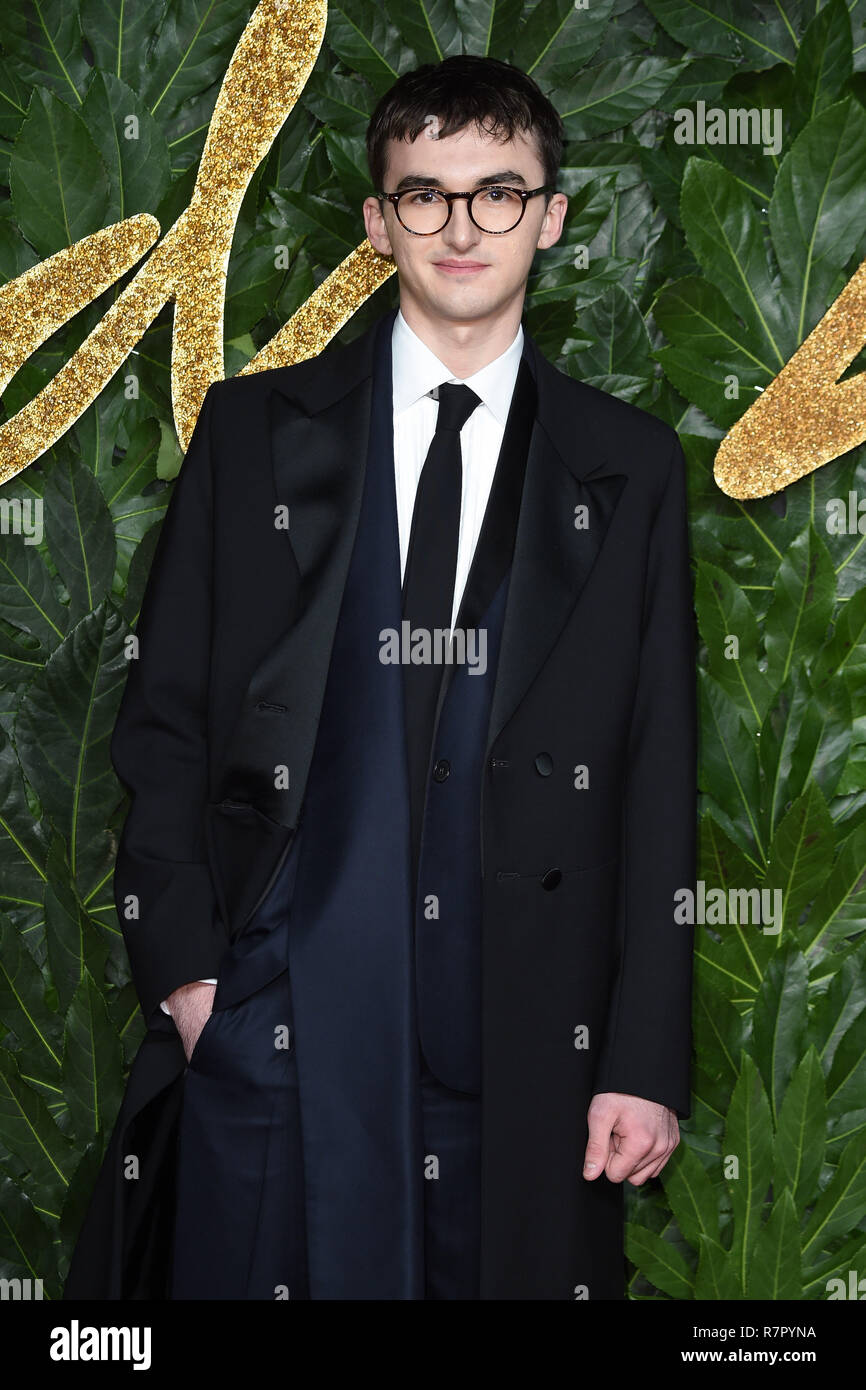 London, UK. 10th Dec 2018. Isaac Hempstead Wright at The Fashion Awards ...