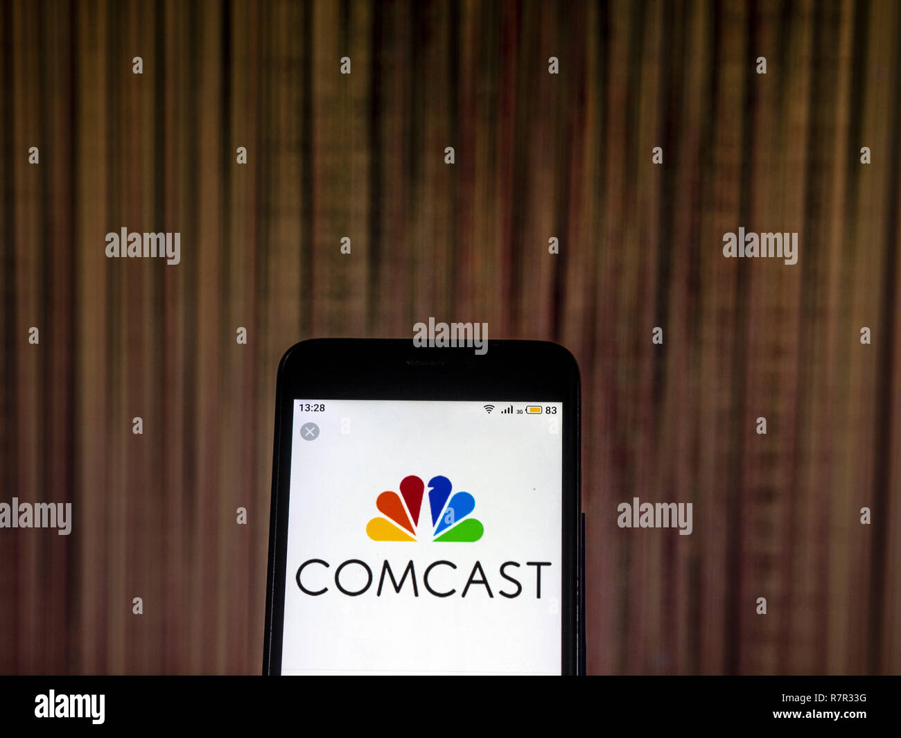 Comcast sign logo hi-res stock photography and images - Alamy