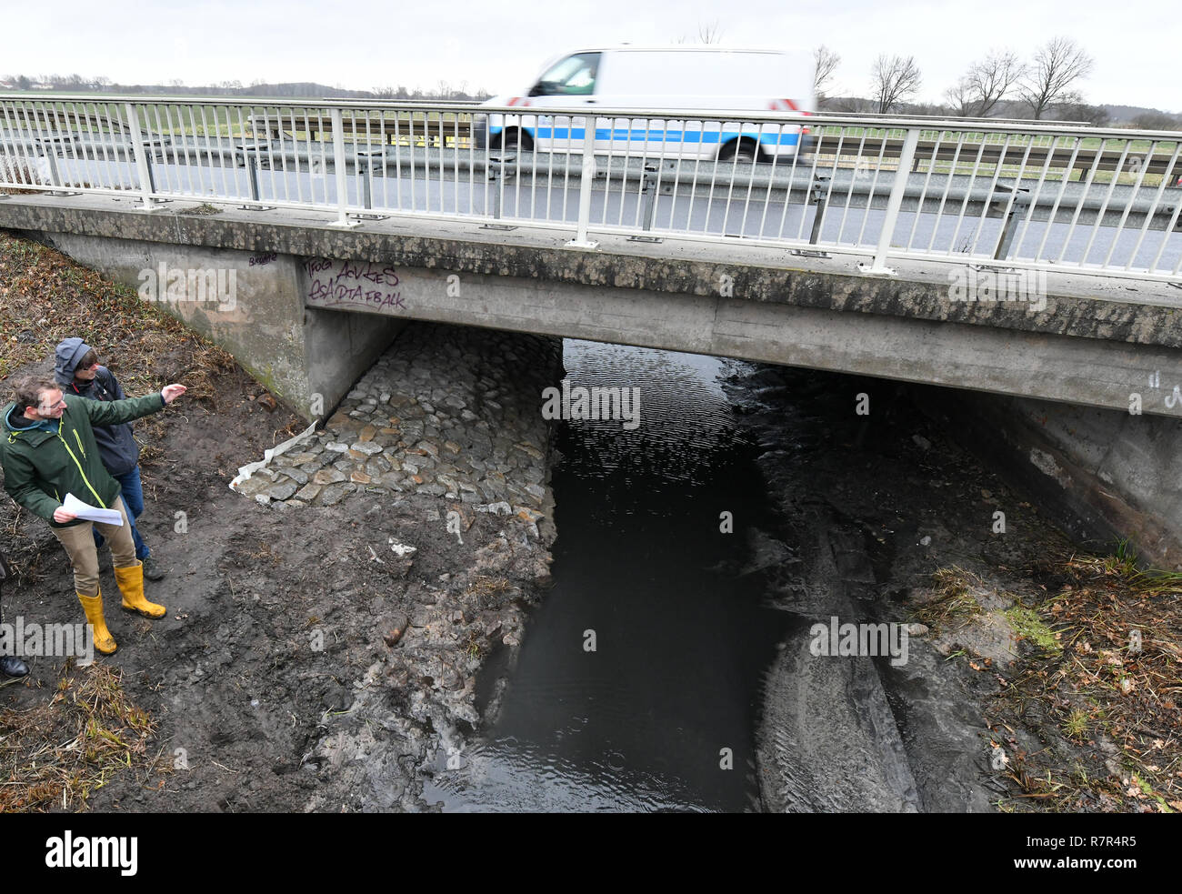 Berme hi-res stock photography and images - Alamy