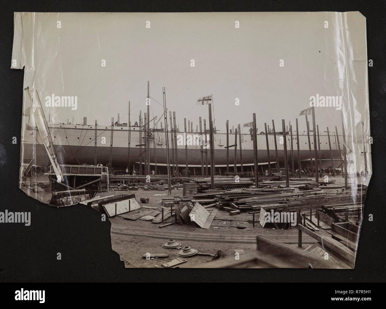 Destroyed warship hi-res stock photography and images - Alamy