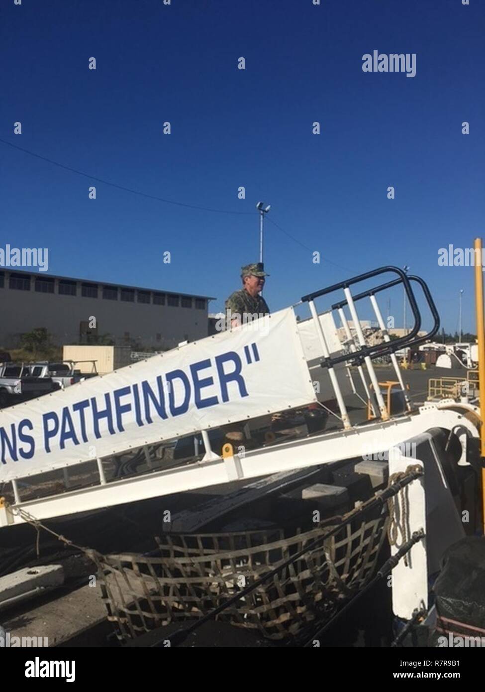 Usns pathfinder hi-res stock photography and images - Alamy