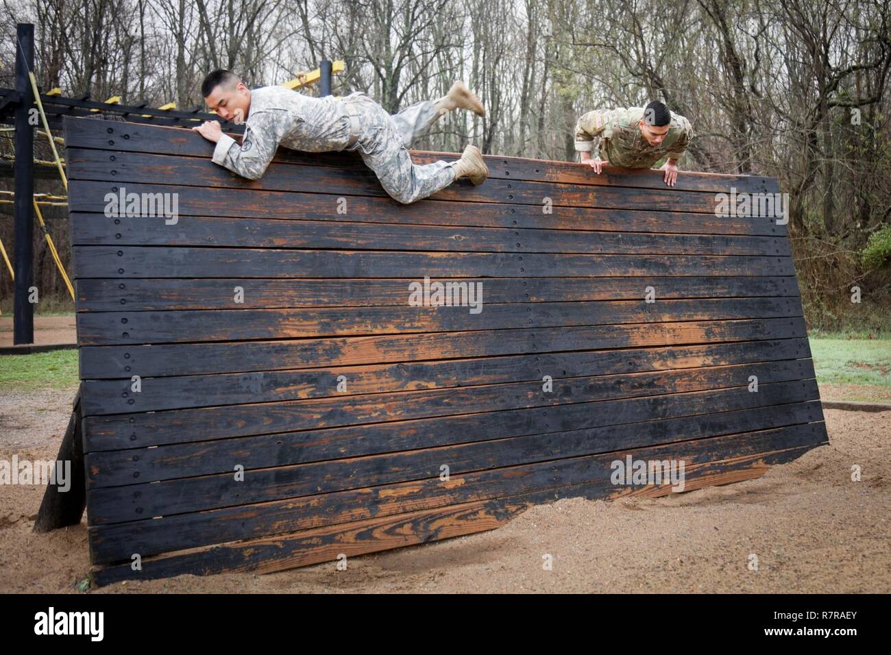 Obstacle coure hi-res stock photography and images - Alamy