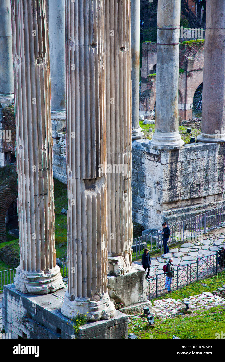 Foro romano hi-res stock photography and images - Alamy