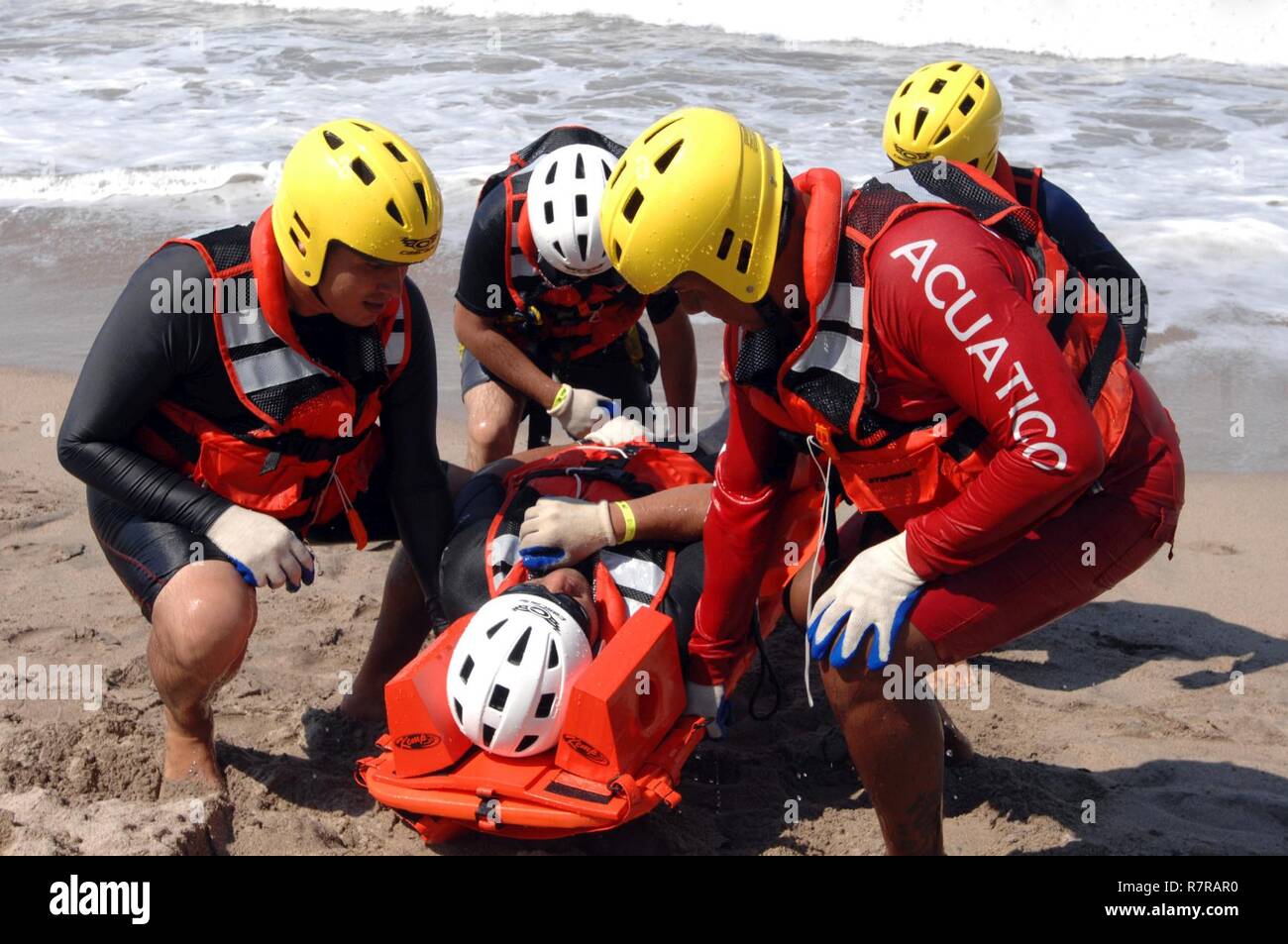 Assistance from the air firefighting hi-res stock photography and ...