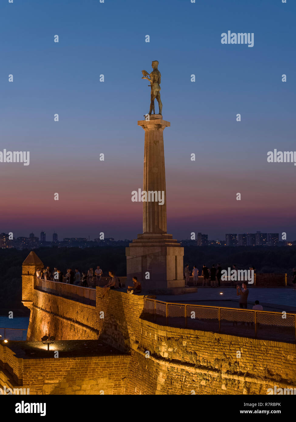 Blaue skulptur hi-res stock photography and images - Alamy