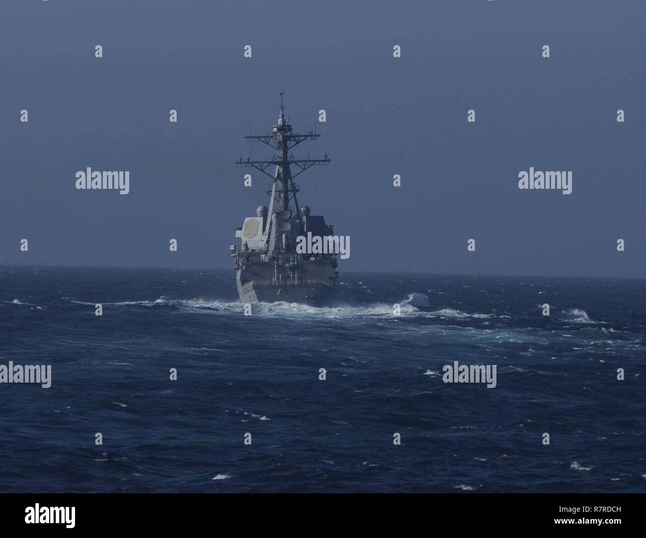 Guided missile destroyer uss chafee ddg 90 hi-res stock photography and ...