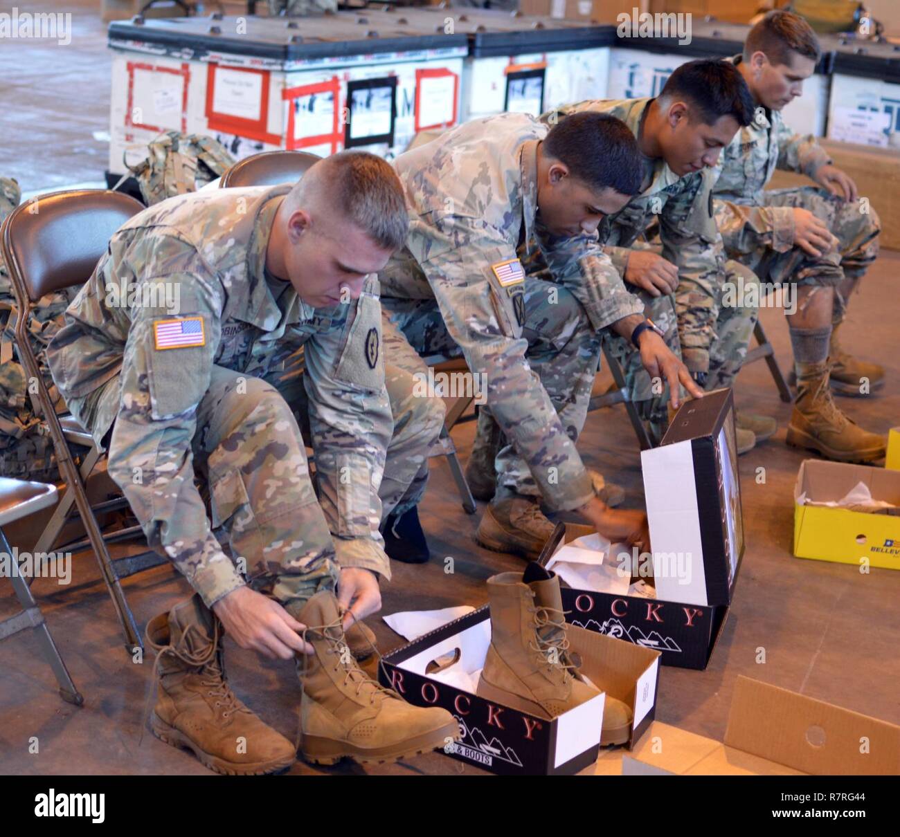 A U.S. Army Soldiers assigned to the 3rd Brigade Combat Team, “Broncos ...