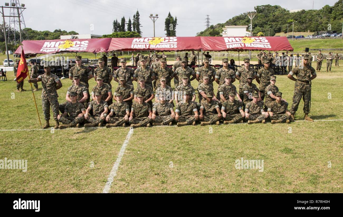 U.S. Marines with Communications Company, Headquarters Battalion, 3d ...