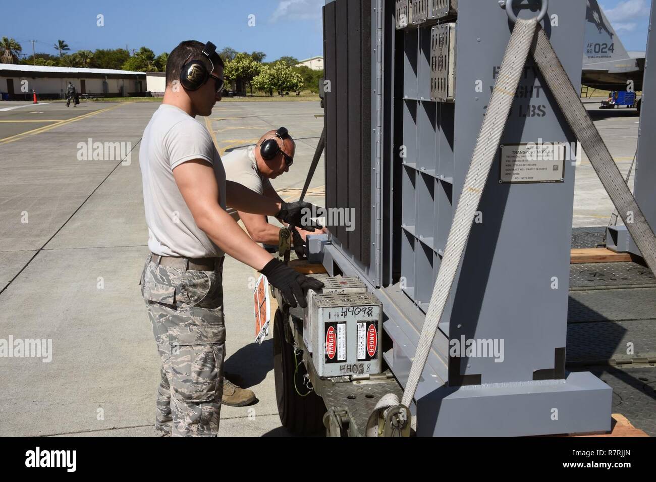 Chaff exercise hi-res stock photography and images - Alamy