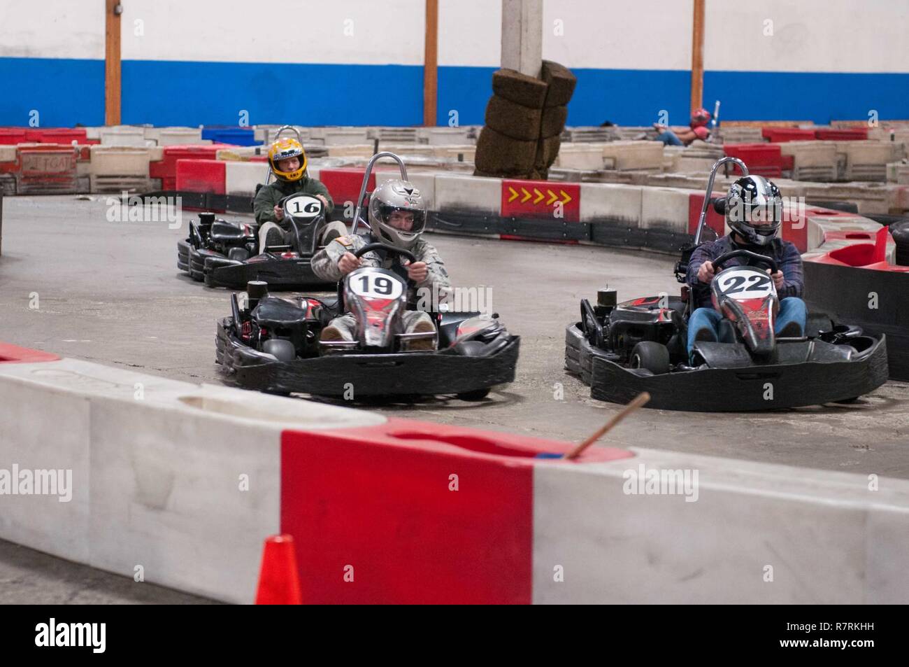 Soldiers with Headquarter and Headquarters Battalion, I Corps, race to ...