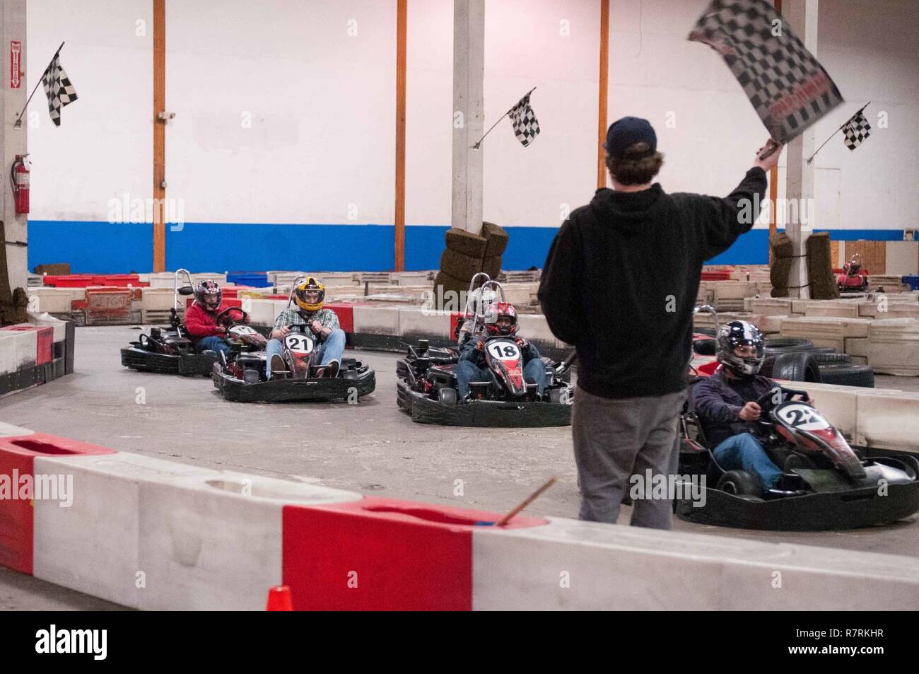 Soldiers with Headquarter and Headquarters Battalion, I Corps, race to ...